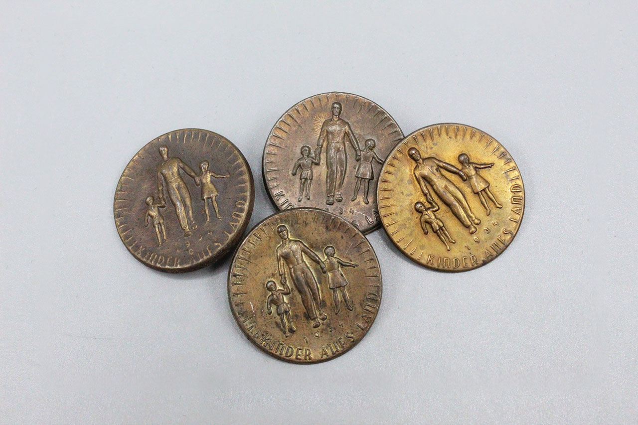 WW2 German 1934 Kinder Tinnie - PER TINNIE . PIN772 - Time Traveler ...