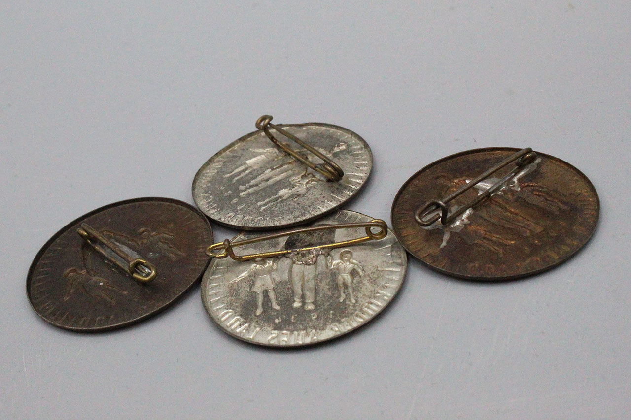 WW2 German 1934 Kinder Tinnie - PER TINNIE . PIN772 - Time Traveler ...