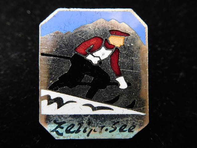 Vintage German Ski Pin . PIN828 - Time Traveler Militaria