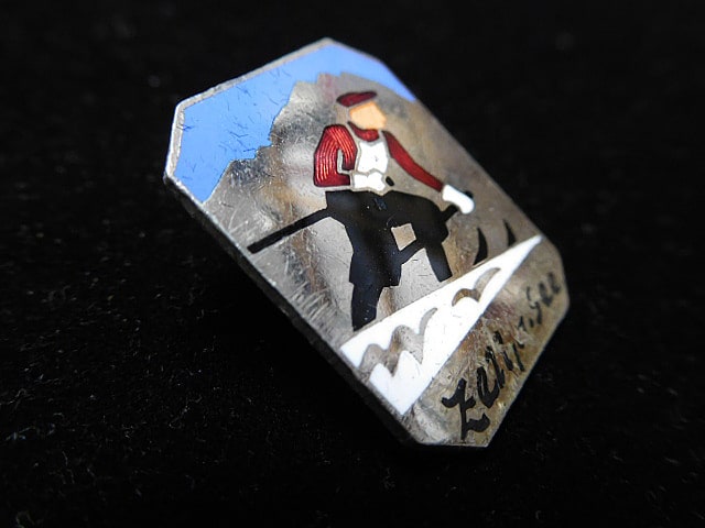 Vintage German Ski Pin . PIN828 - Time Traveler Militaria