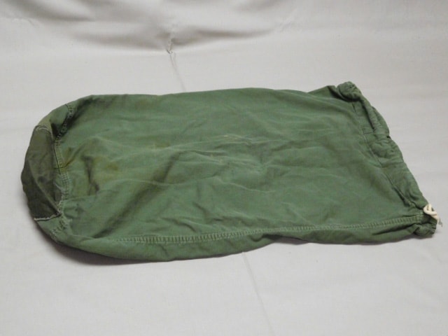 US Army Barracks Bag - 30" X 19" . FLU1210 - Time Traveler Militaria