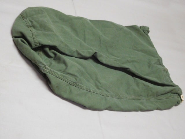 US Army Barracks Bag - 30" X 19" . FLU1210 - Time Traveler Militaria