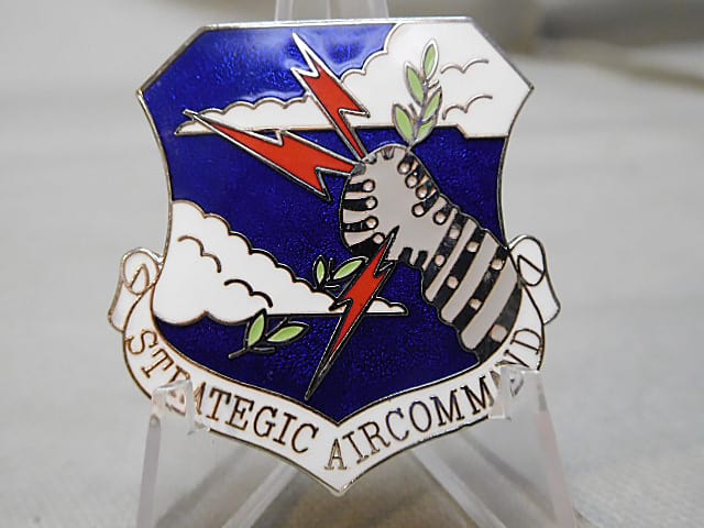 U.S. Strategic Air Command Pin . FLU1321 - Time Traveler Militaria
