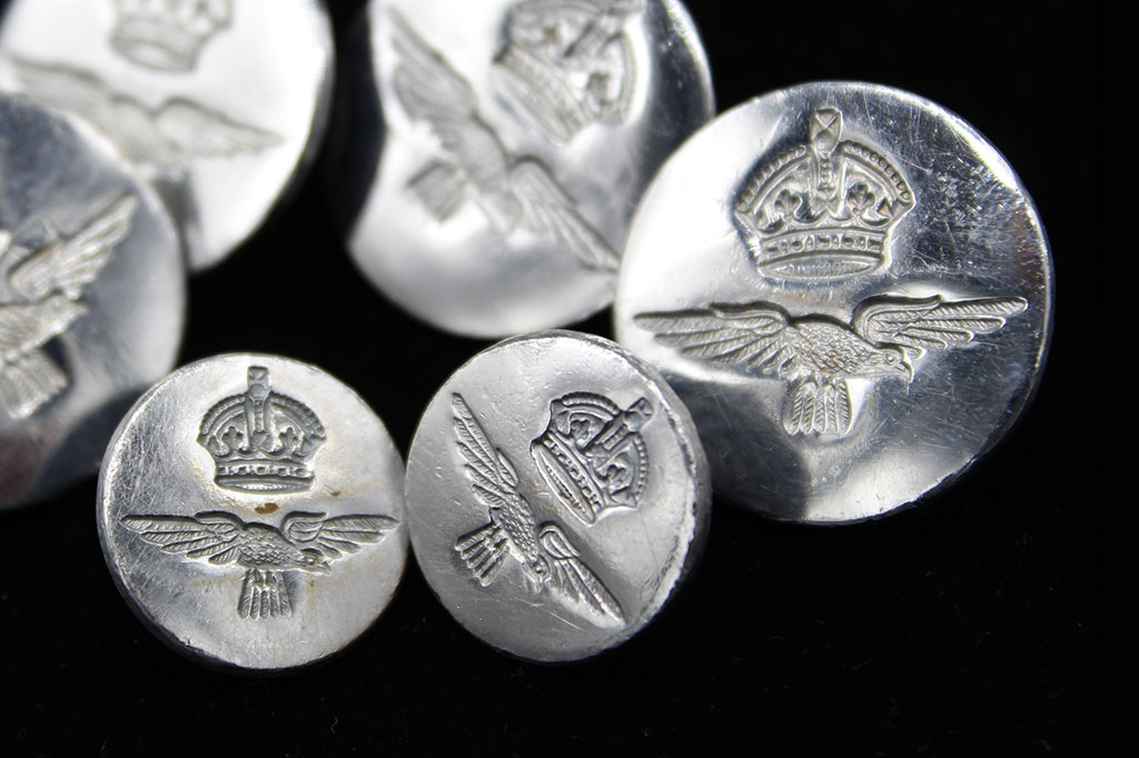 RAF WW2 Officer Uniform Buttons . BMX48 - Time Traveler Militaria