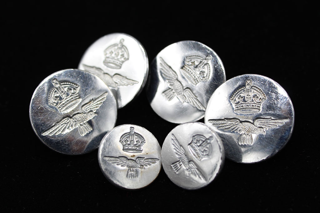 RAF WW2 Officer Uniform Buttons . BMX48 - Time Traveler Militaria