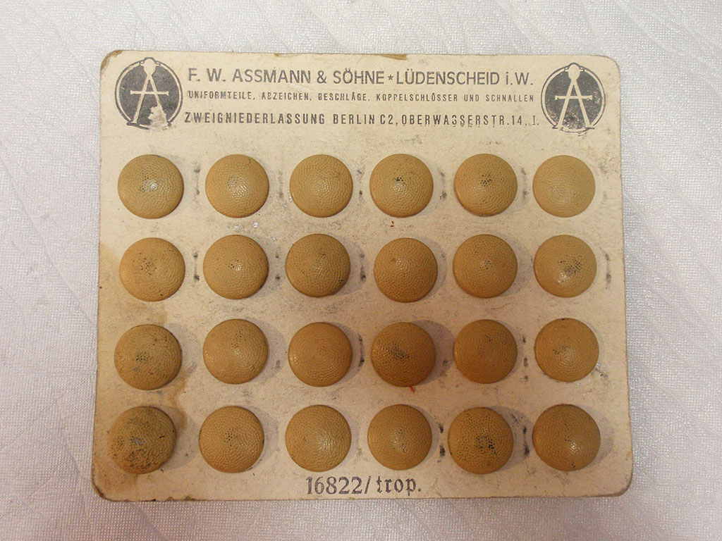 WW2 German Africa Corps Buttons Card . EFL2221cxa - Time Traveler Militaria