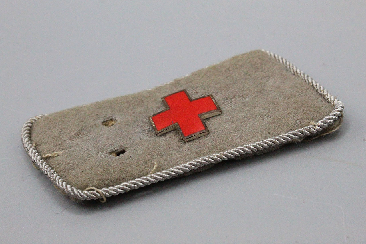 WW2 German DRK Collar Tab . EFL2883 - Time Traveler Militaria