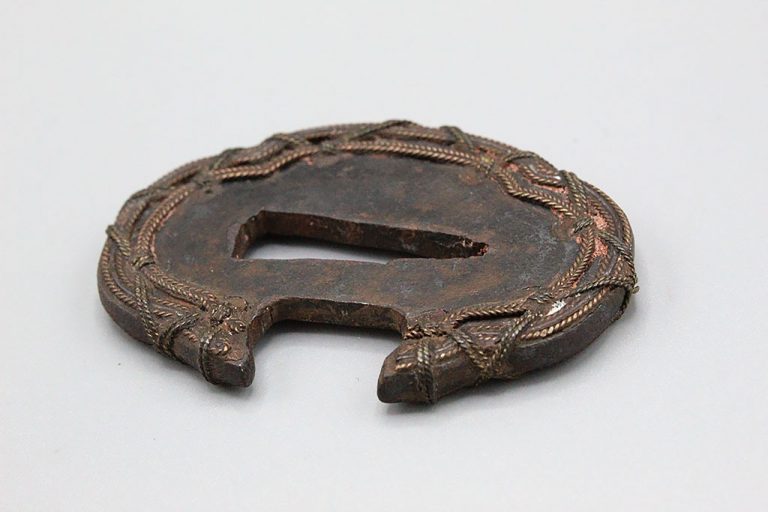 Japanese Tanto Tsuba Braided Wire Design . NNJ105 - Time Traveler Militaria