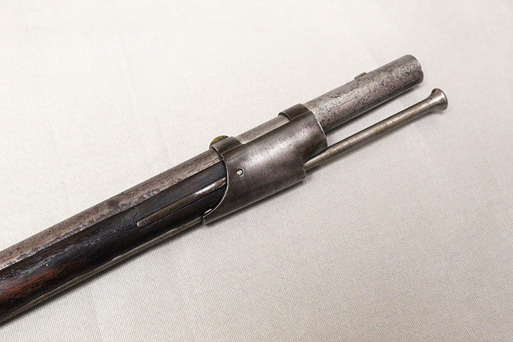 US Civil War Musket - A .Waters 1828 . CWG21 - Time Traveler Militaria