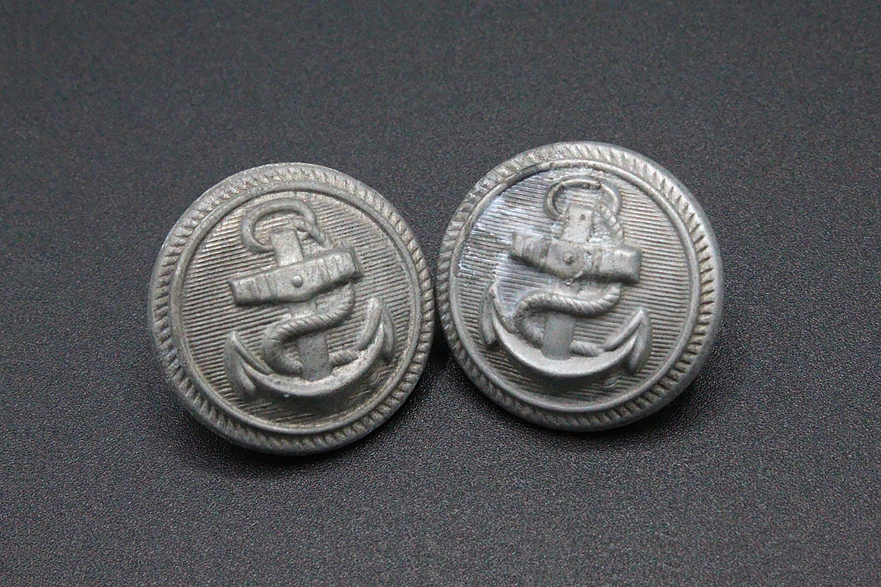 Two WW2 Germany Kriegsmarine buttons plandetransformacion.unirioja.es