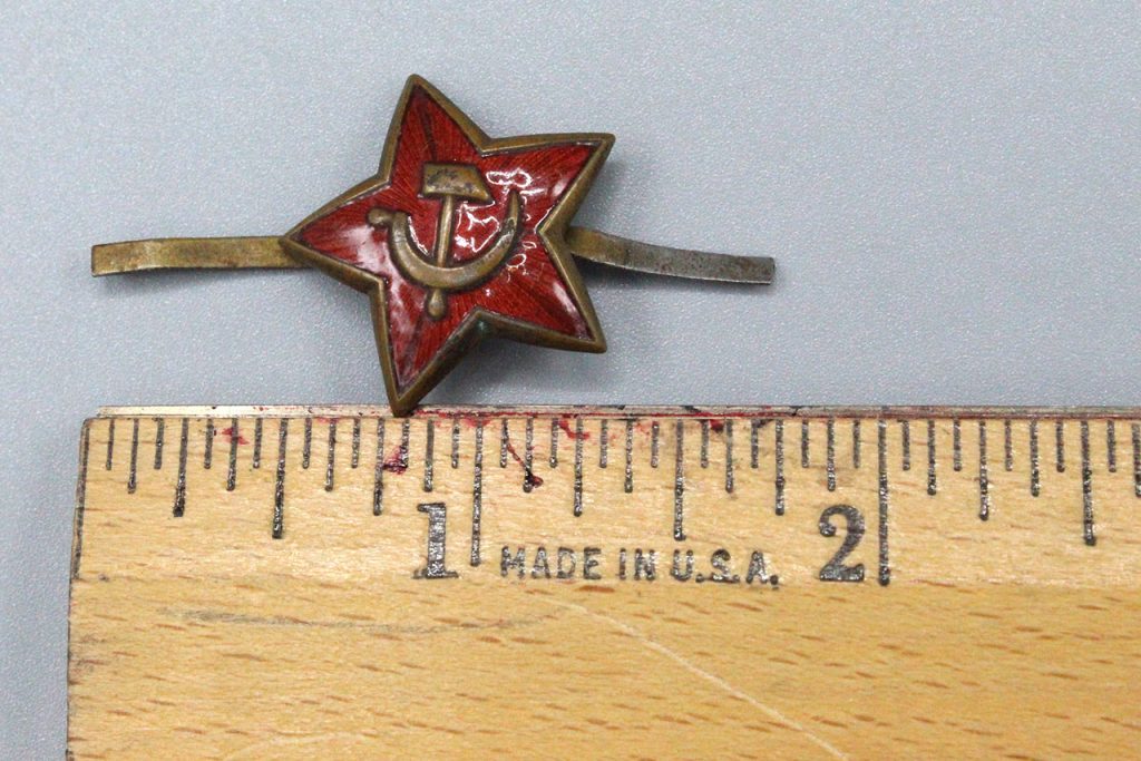 Russian Cold War Era Pin . WMR191 - Time Traveler Militaria