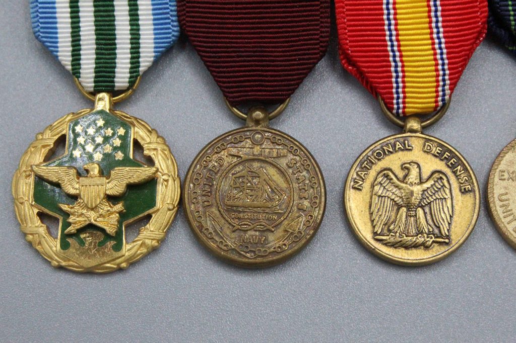 US Miniature Medals 5 Place Bar . YMU562 - Time Traveler Militaria