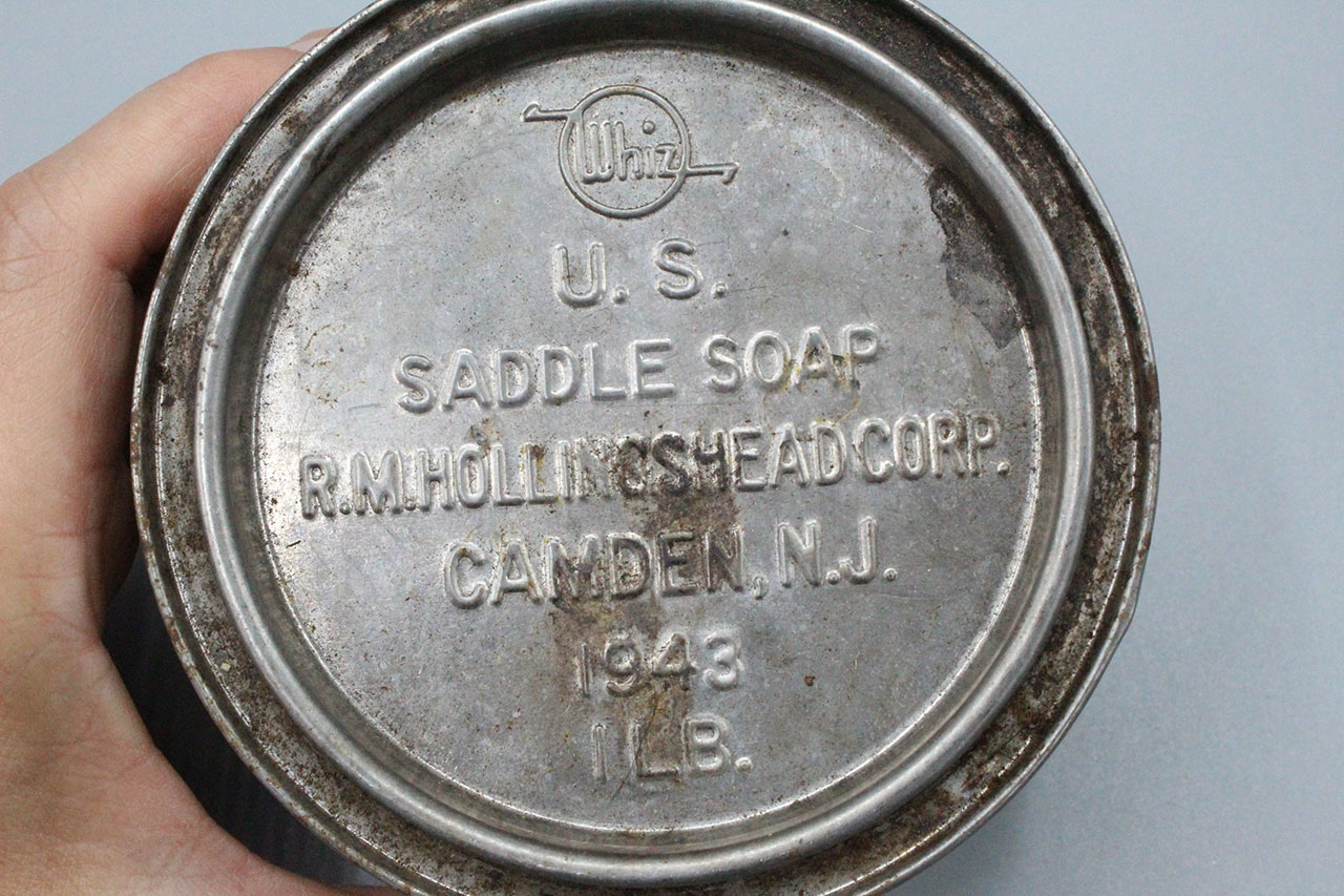 US WW2 Saddle Soap Tin . FLU2073 - Time Traveler Militaria