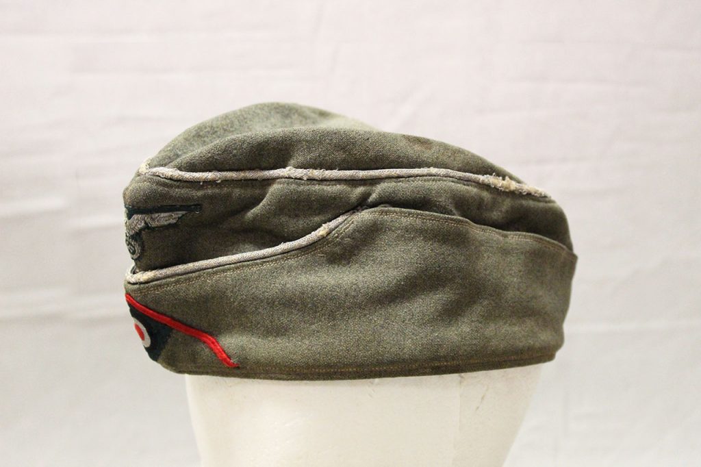 WW2 German Artillery Officer Side Cap . HG1073 - Time Traveler Militaria