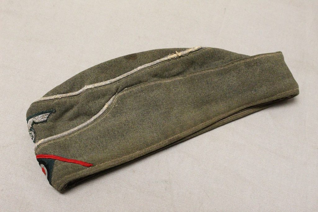 WW2 German Artillery Officer Side Cap . HG1073 - Time Traveler Militaria