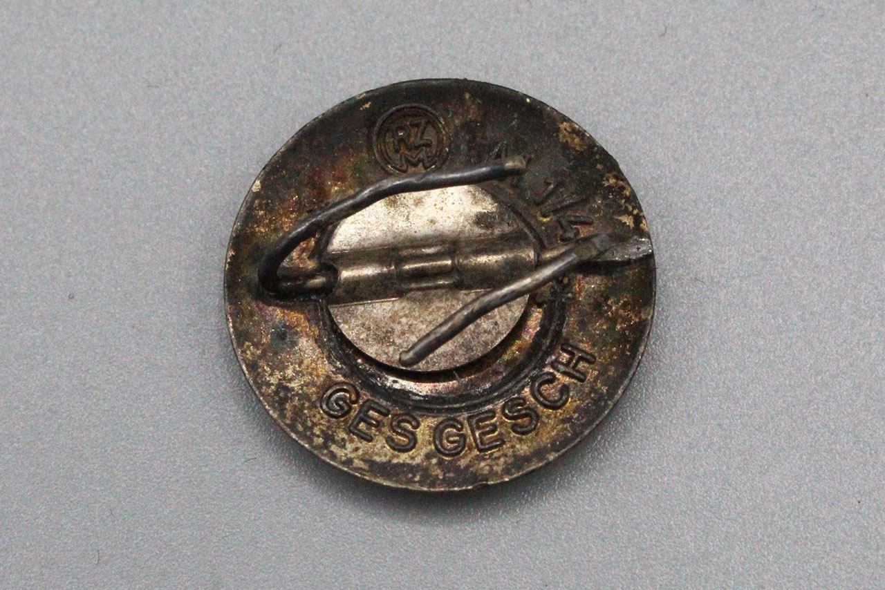 WW2 German HJ Pin - Damaged . PIN293 - Time Traveler Militaria