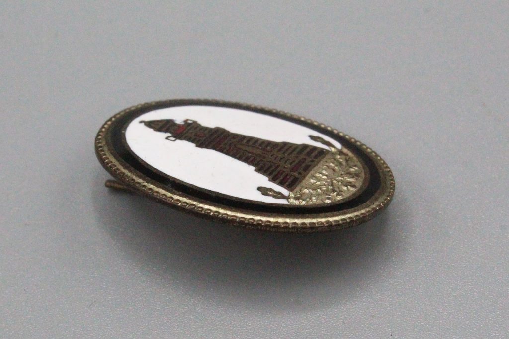 WW2 German Veterans Pin . PIN545 - Time Traveler Militaria