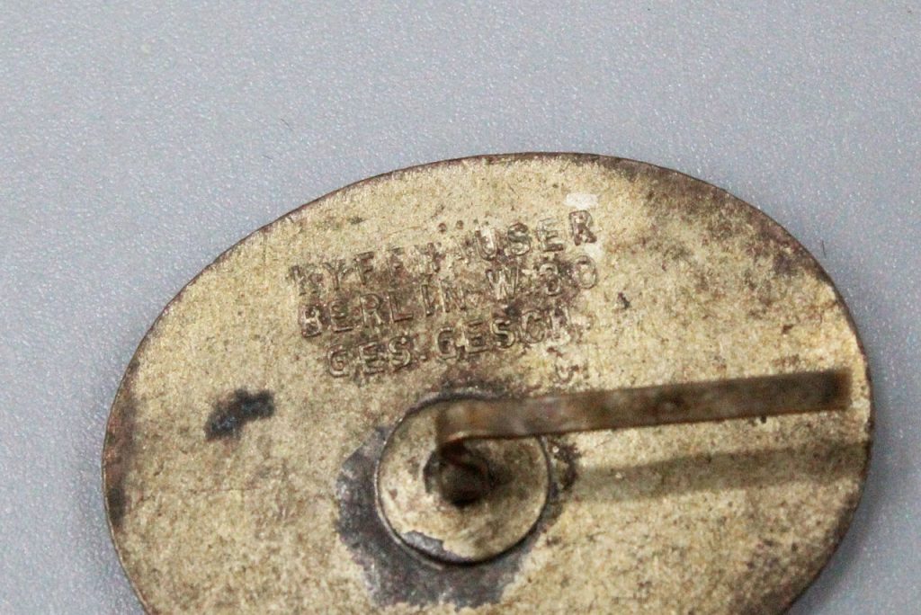 WW2 German Veterans Pin . PIN545 - Time Traveler Militaria