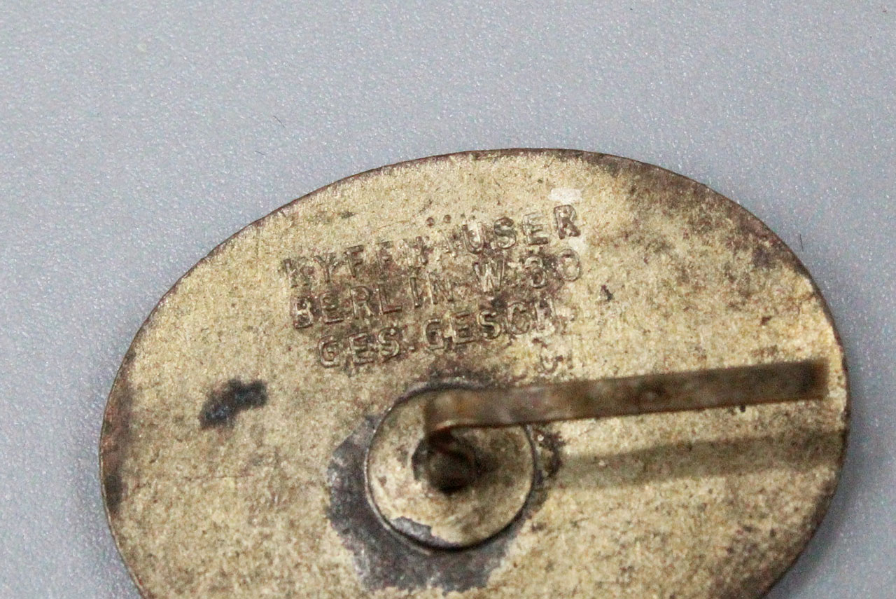 WW2 German Veterans Pin . PIN545 - Time Traveler Militaria