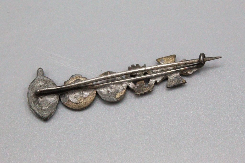 WW2 German Mini Medal Small Pin . PIN648cxk - Time Traveler Militaria