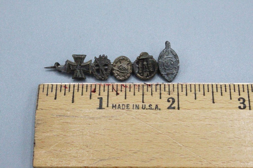 WW2 German Mini Medal Small Pin . PIN648cxk - Time Traveler Militaria
