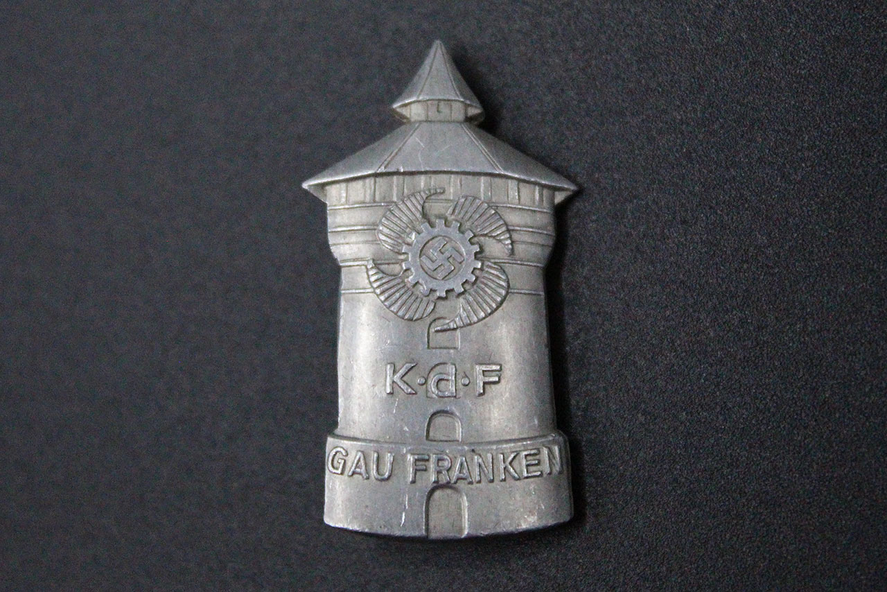 WW2 German Gau Franken tinnie . PIN289 - Time Traveler Militaria