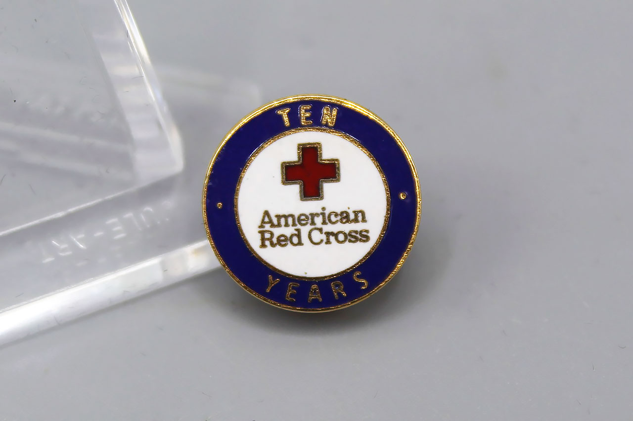 American Red Cross Ten Years Service Small Pin 24k GF . YMU4525 - Time ...