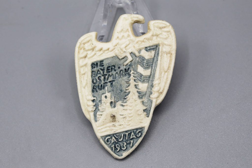 WW2 German Gautag 1937 Tinnie . PIN244 - Time Traveler Militaria