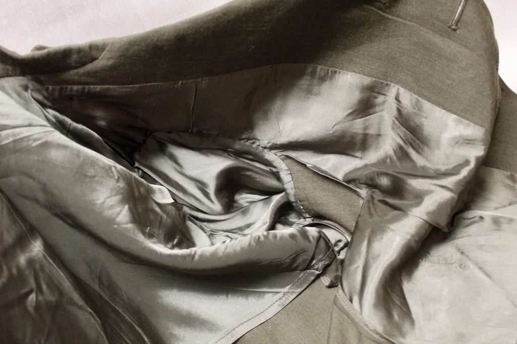 USMC Green Service Tunic - 37R . UA932 - Time Traveler Militaria