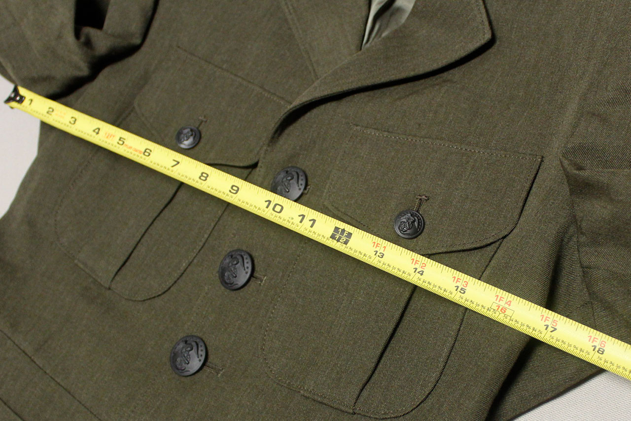 USMC Green Service Tunic - 37R . UA932 - Time Traveler Militaria