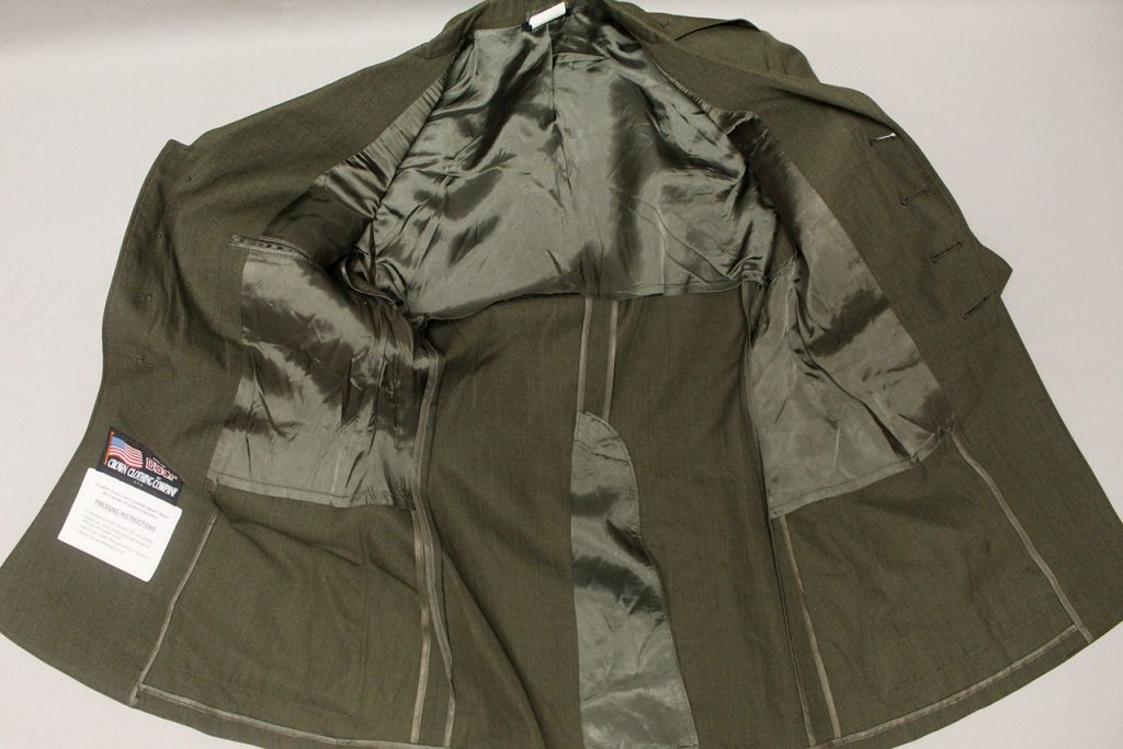 USMC Green Service Tunic - 37R . UA932 - Time Traveler Militaria