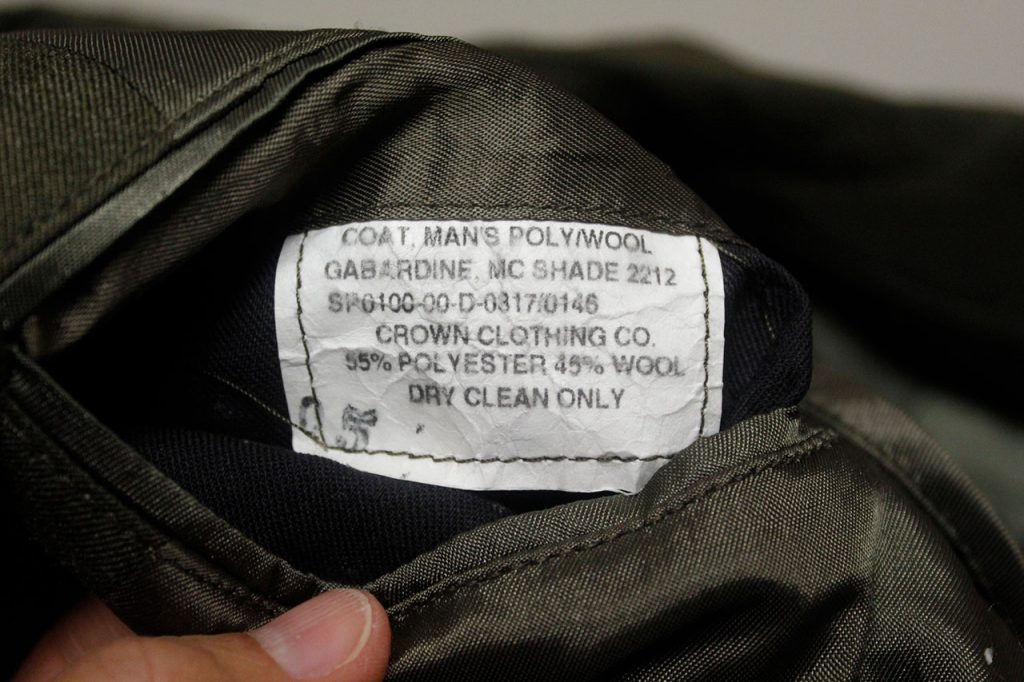 USMC Green Service Tunic - 37R . UA932 - Time Traveler Militaria