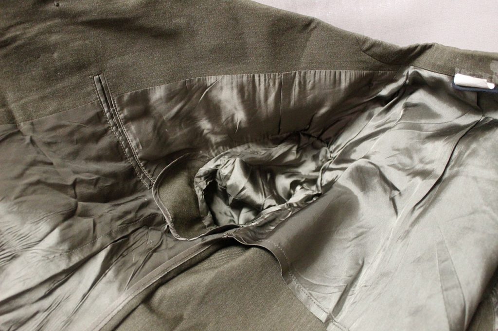 USMC Green Service Tunic - 37R . UA932 - Time Traveler Militaria