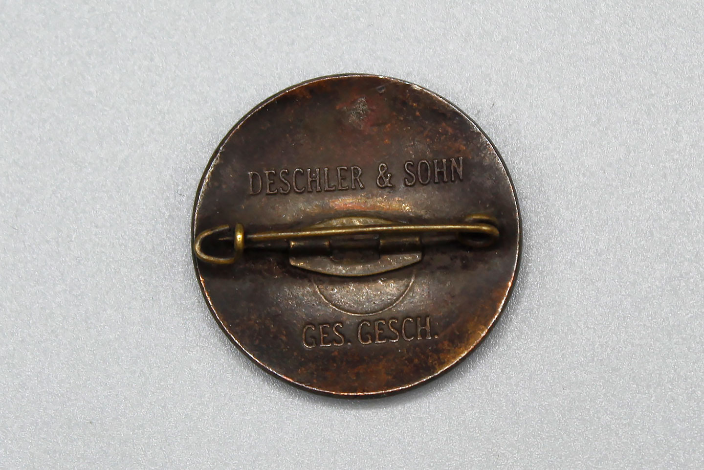 REPRODUCTION WW2 Fantasy Pin . Repo141 - Time Traveler Militaria