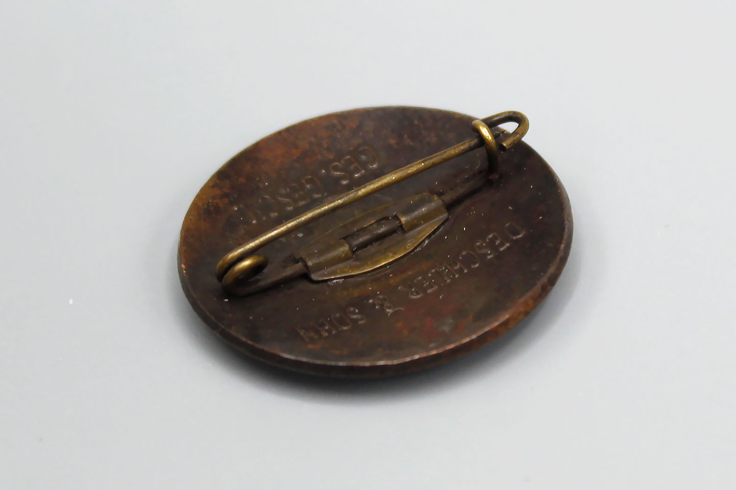 REPRODUCTION WW2 Fantasy Pin . Repo141 - Time Traveler Militaria