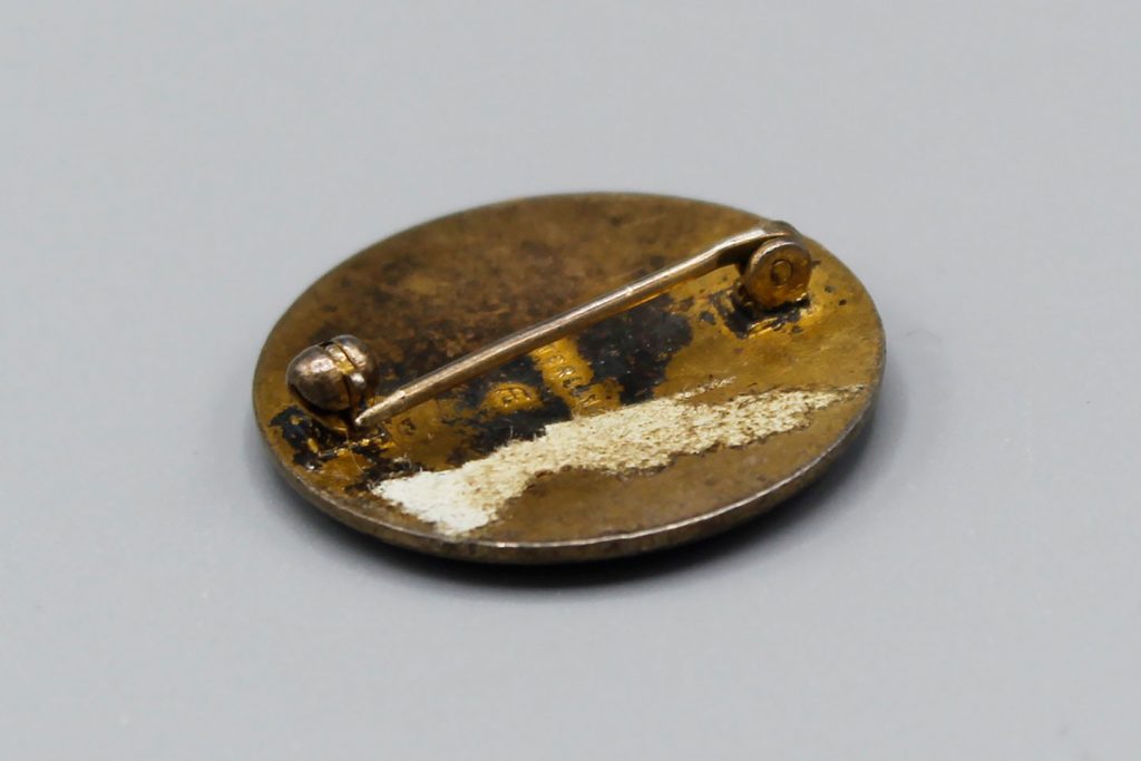 WW2 US American Red Cross Pin . FLU3228 - Time Traveler Militaria