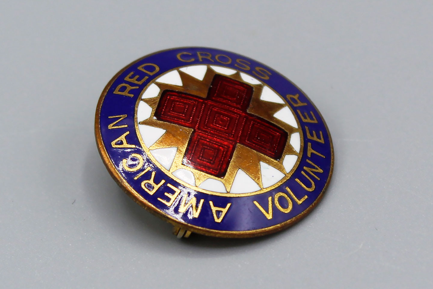 WW2 US American Red Cross Volunteer Pin . FLU3227 - Time Traveler Militaria