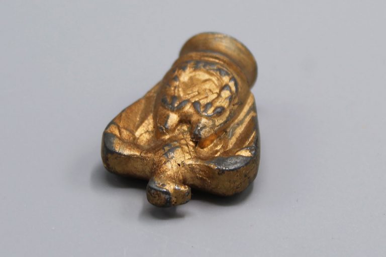 WW2 German KM Dagger Pommel - Zinc . D1085cxa - Time Traveler Militaria