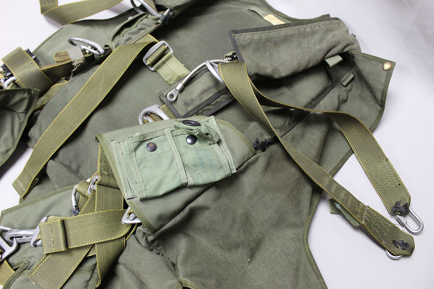 Memorabilia US Fighter Pilot Ejection Seat Harness UA262 Militaria etna ...