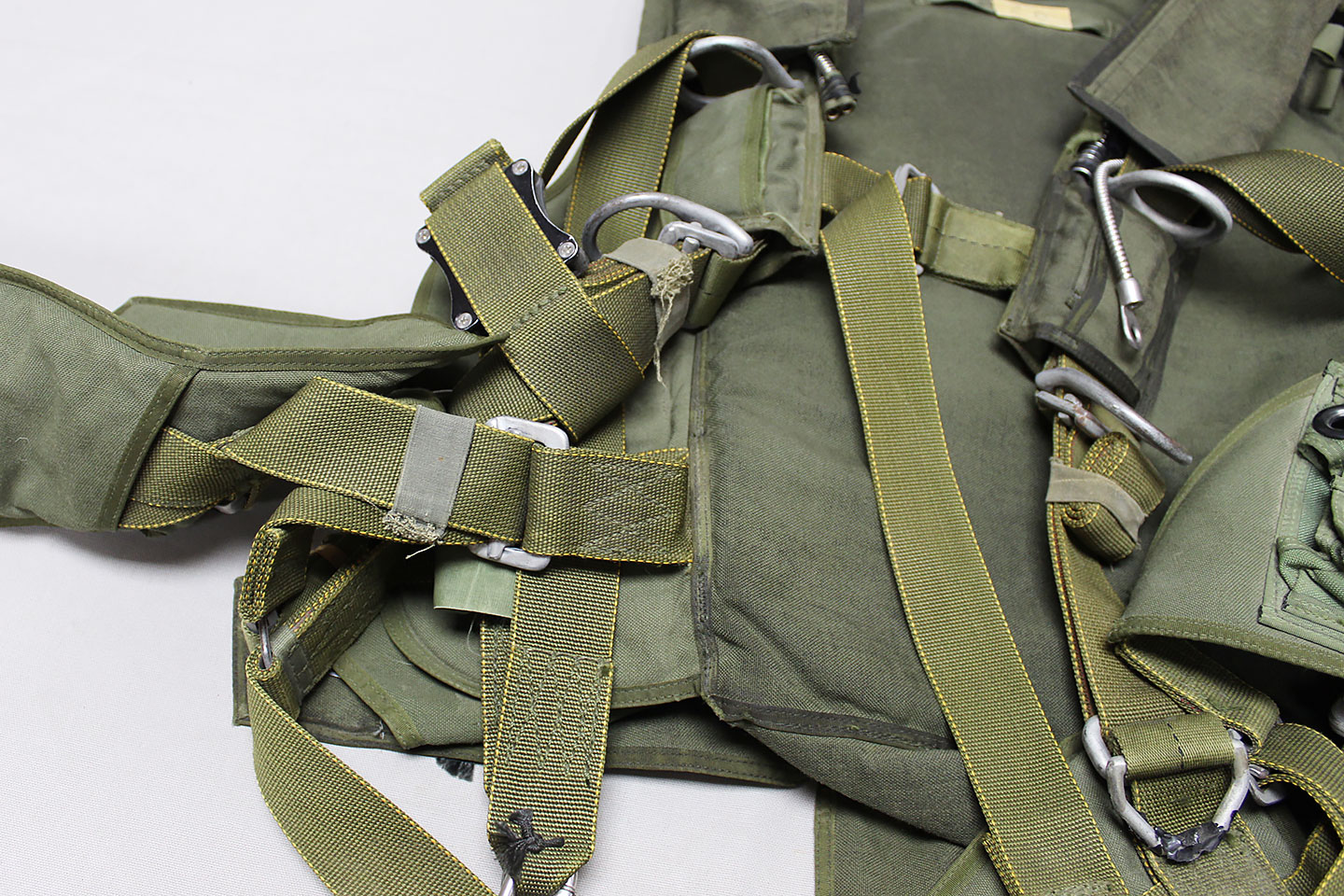 Memorabilia US Fighter Pilot Ejection Seat Harness UA262 Militaria etna ...