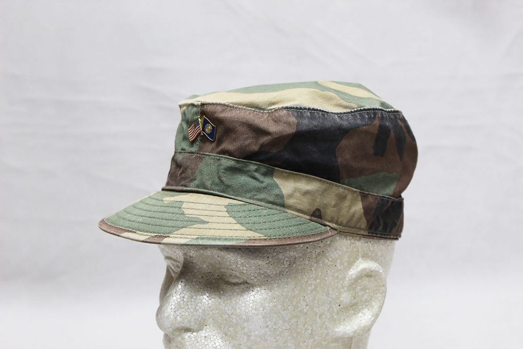 US Army BDU (Woodland Camo) Cap w/Pin - Size 7 . HU1063 - Time Traveler ...