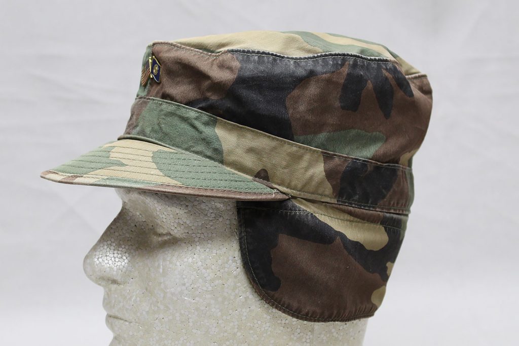 US Army BDU (Woodland Camo) Cap w/Pin - Size 7 . HU1063 - Time Traveler ...