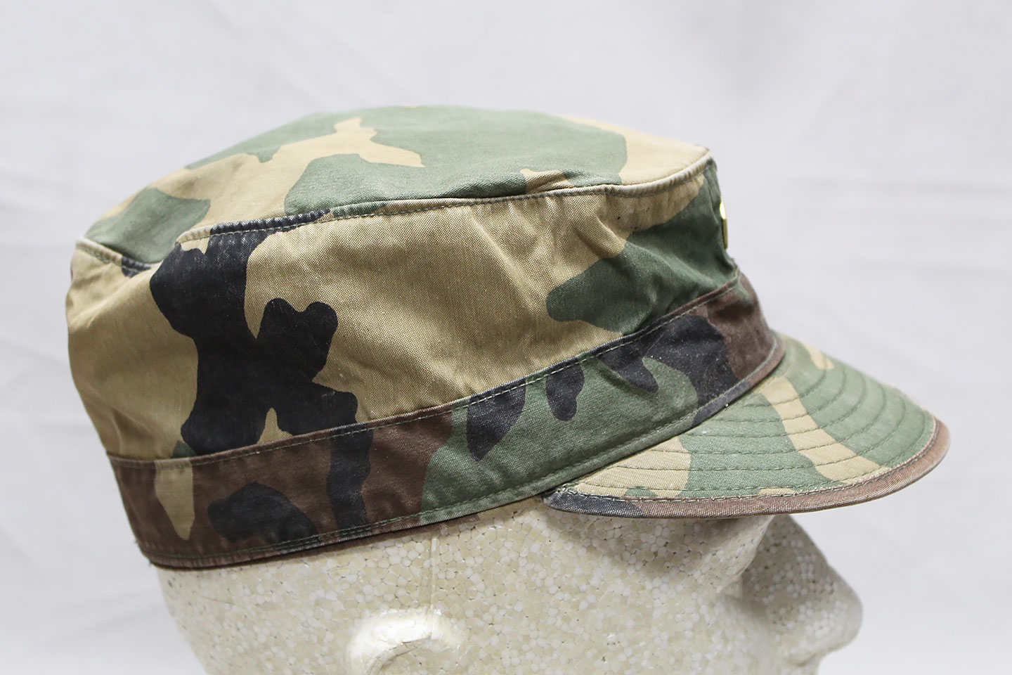 US Army BDU (Woodland Camo) Cap w/Pin - Size 7 . HU1063 - Time Traveler ...