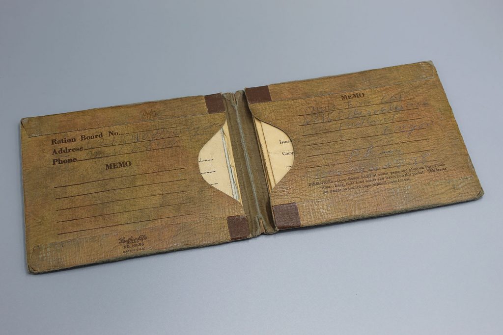 US Ration Books Holder w/Ratio books . FLU3323 - Time Traveler Militaria