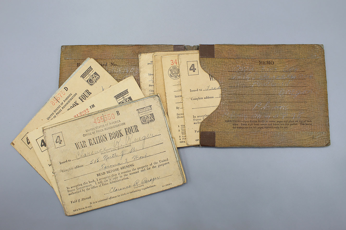 US Ration Books Holder w/Ratio books . FLU3323 - Time Traveler Militaria