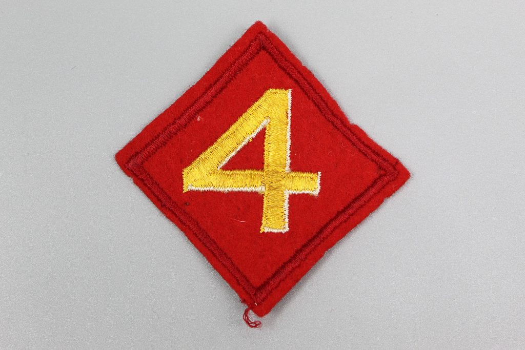USMC WW2 4th Marine Division Patch . USP1068 - Time Traveler Militaria