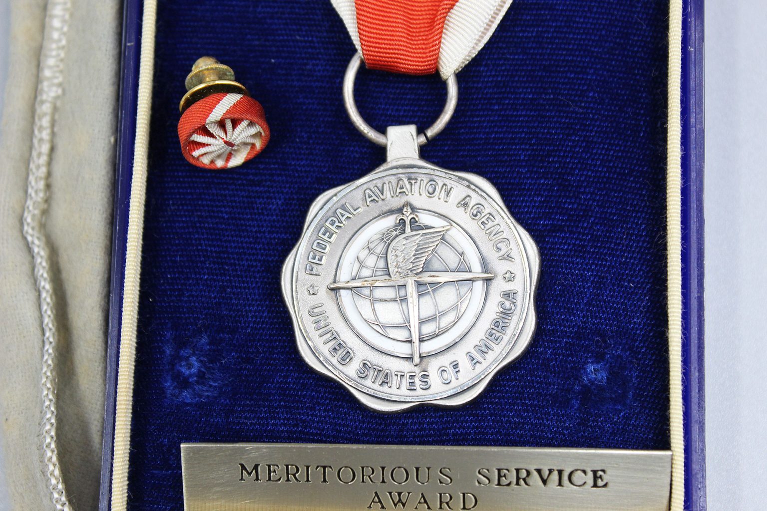 US FAA Meritorious Service Award Set . YMU574 - Time Traveler Militaria