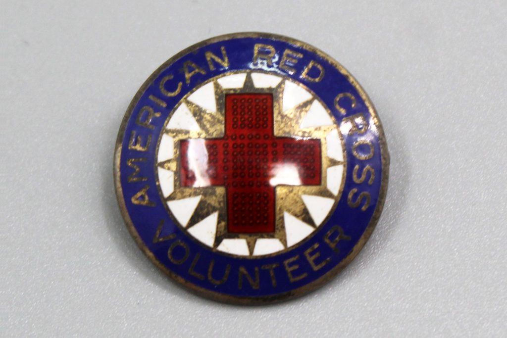WW2 US American Red Cross Volunteer Pin . FLU3384 - Time Traveler Militaria