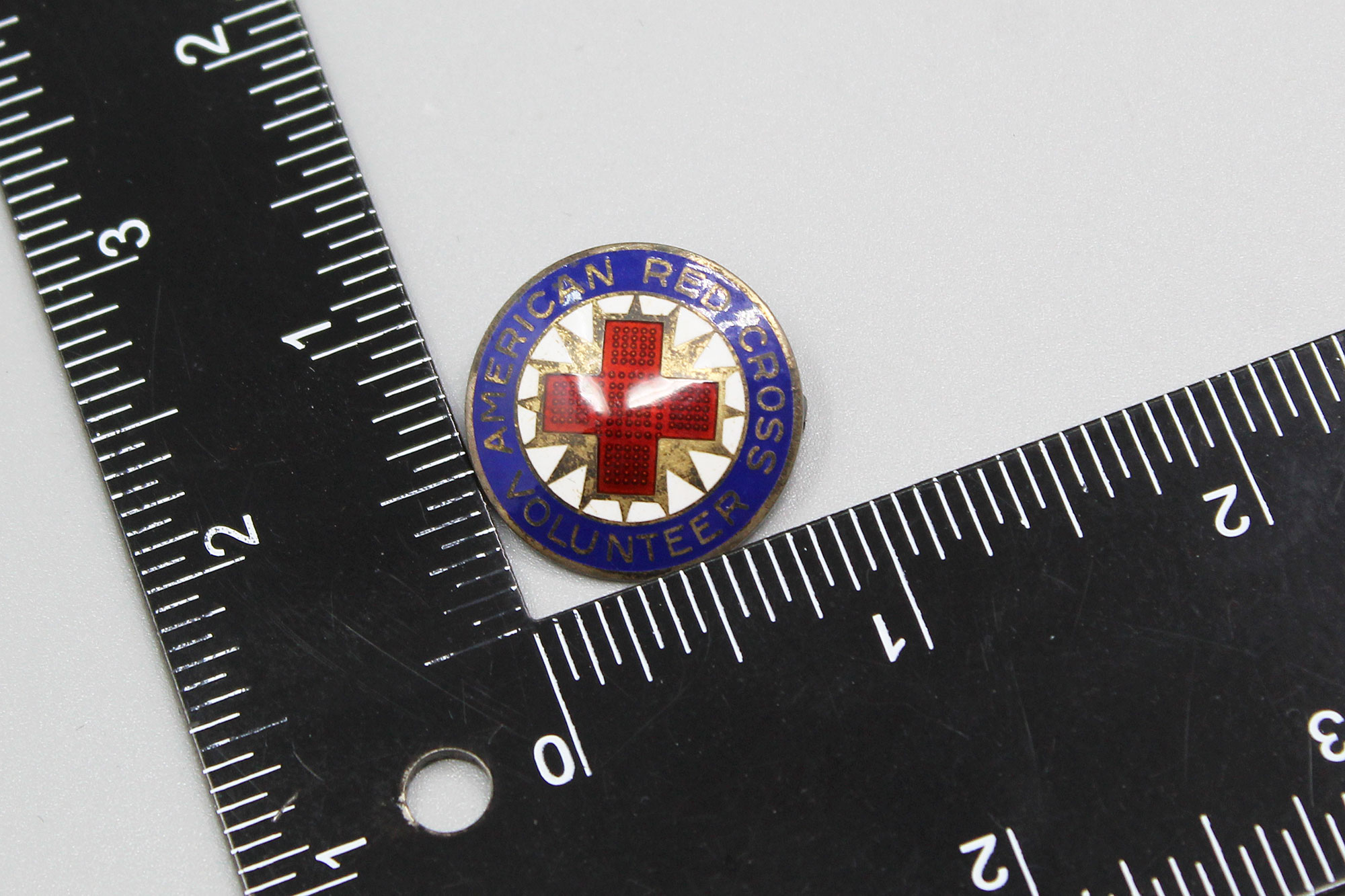 WW2 US American Red Cross Volunteer Pin . FLU3384 - Time Traveler Militaria