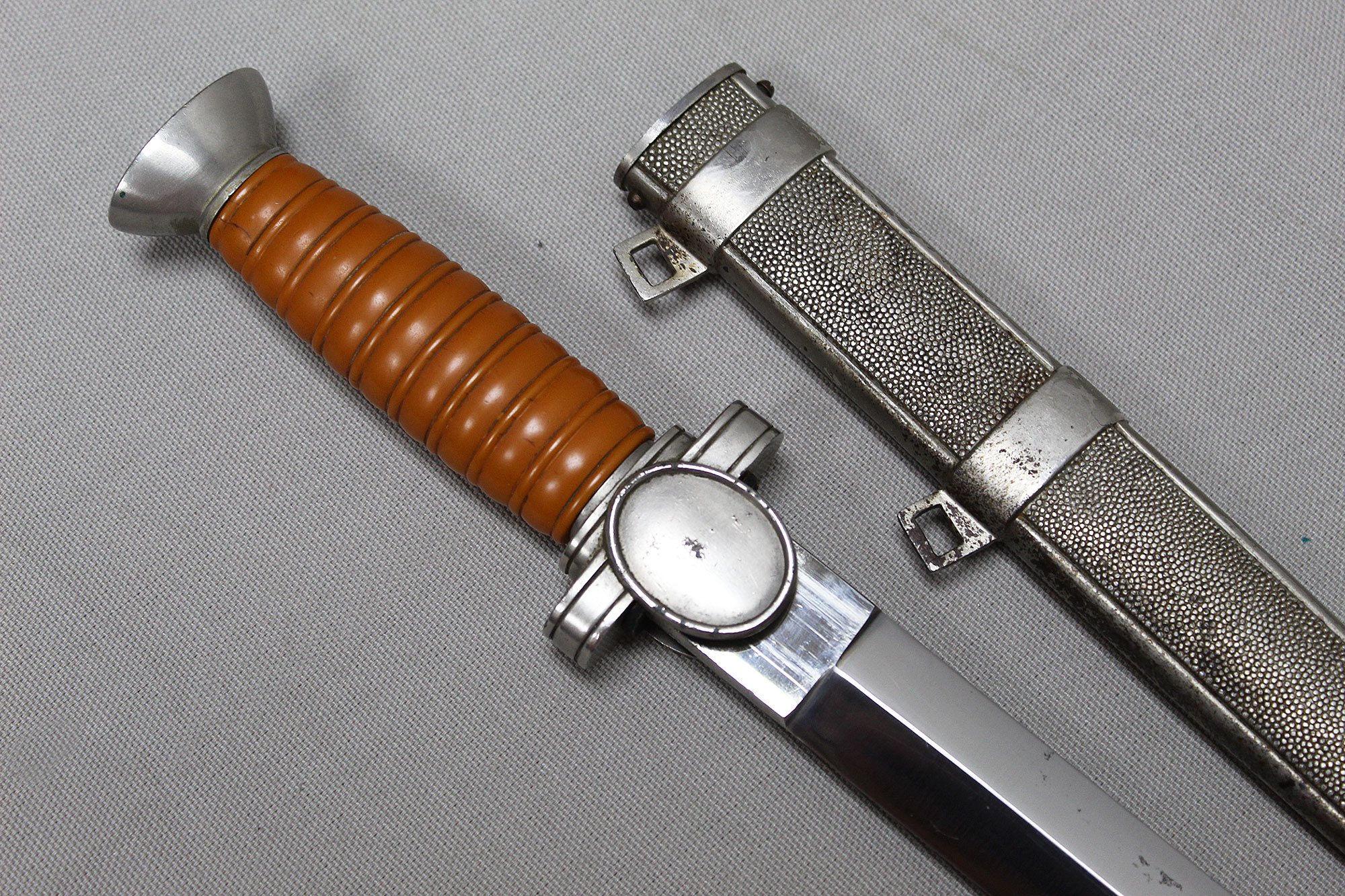 WW2 German Red Cross Leader Dagger . D2065 - Time Traveler Militaria